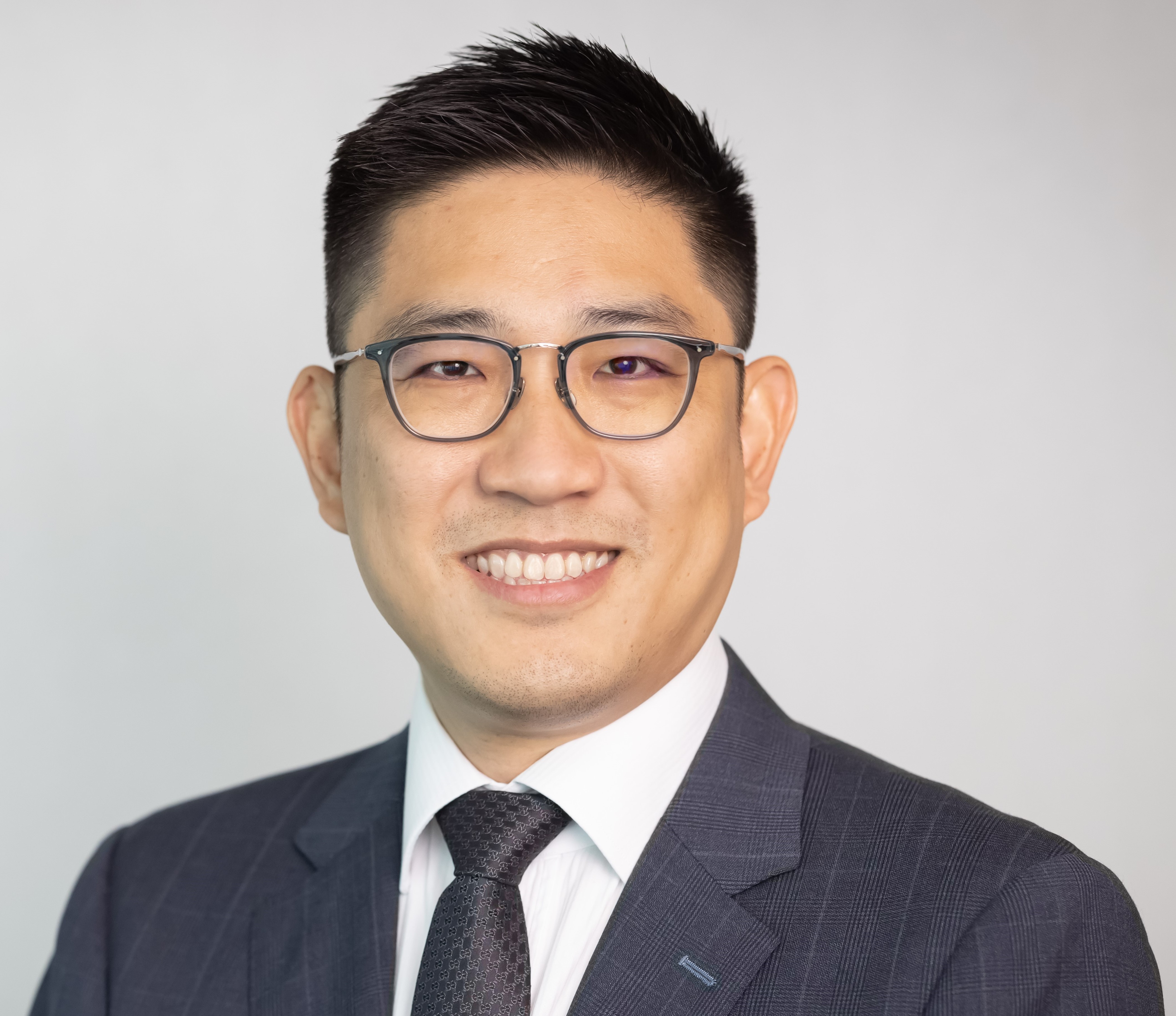 Vey-Sern Ling | Senior Equity Advisor | UBP